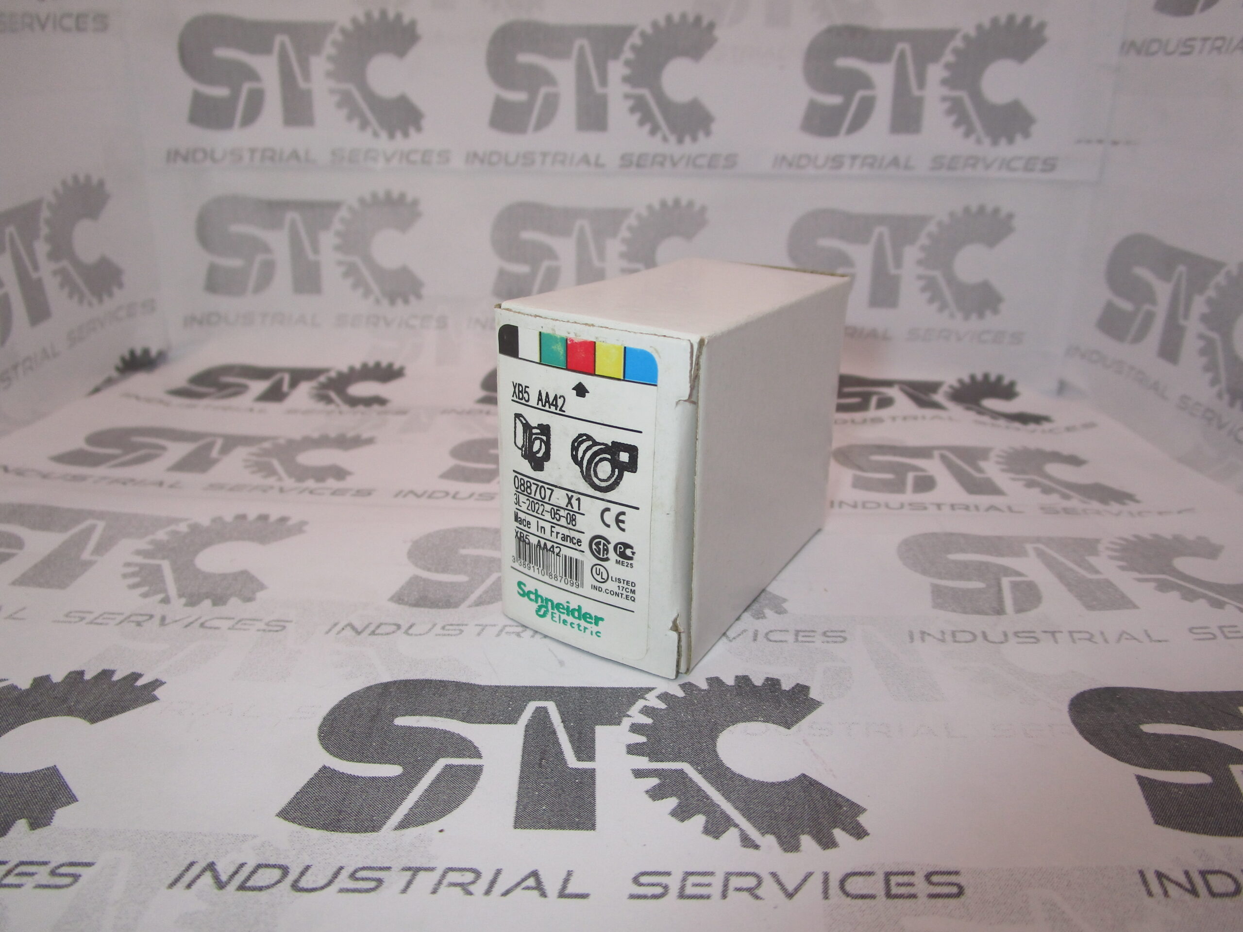 SCHNEIDER XB5AA42 SCHNEIDER Red push button. - STC Industrial Services