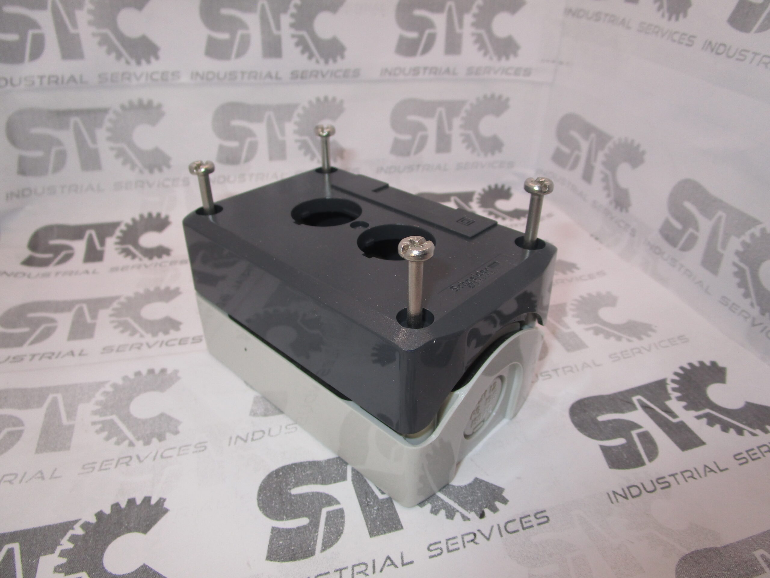 SCHNEIDER XALD02 Empty control station Harmony for 22mm. - STC ...