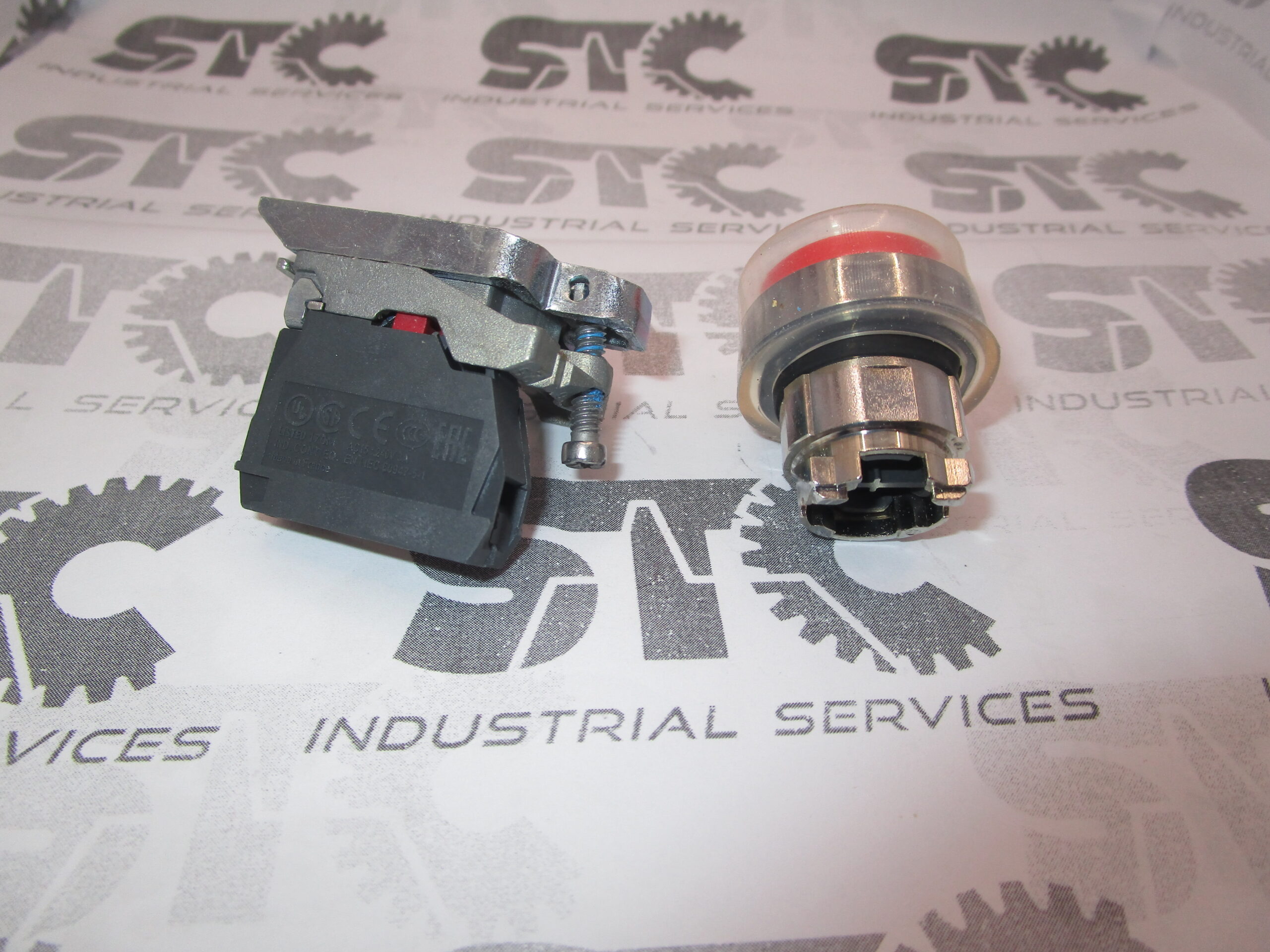 SCHNEIDER XB4BP42 Harmony 22mm RED push button. - STC Industrial Services