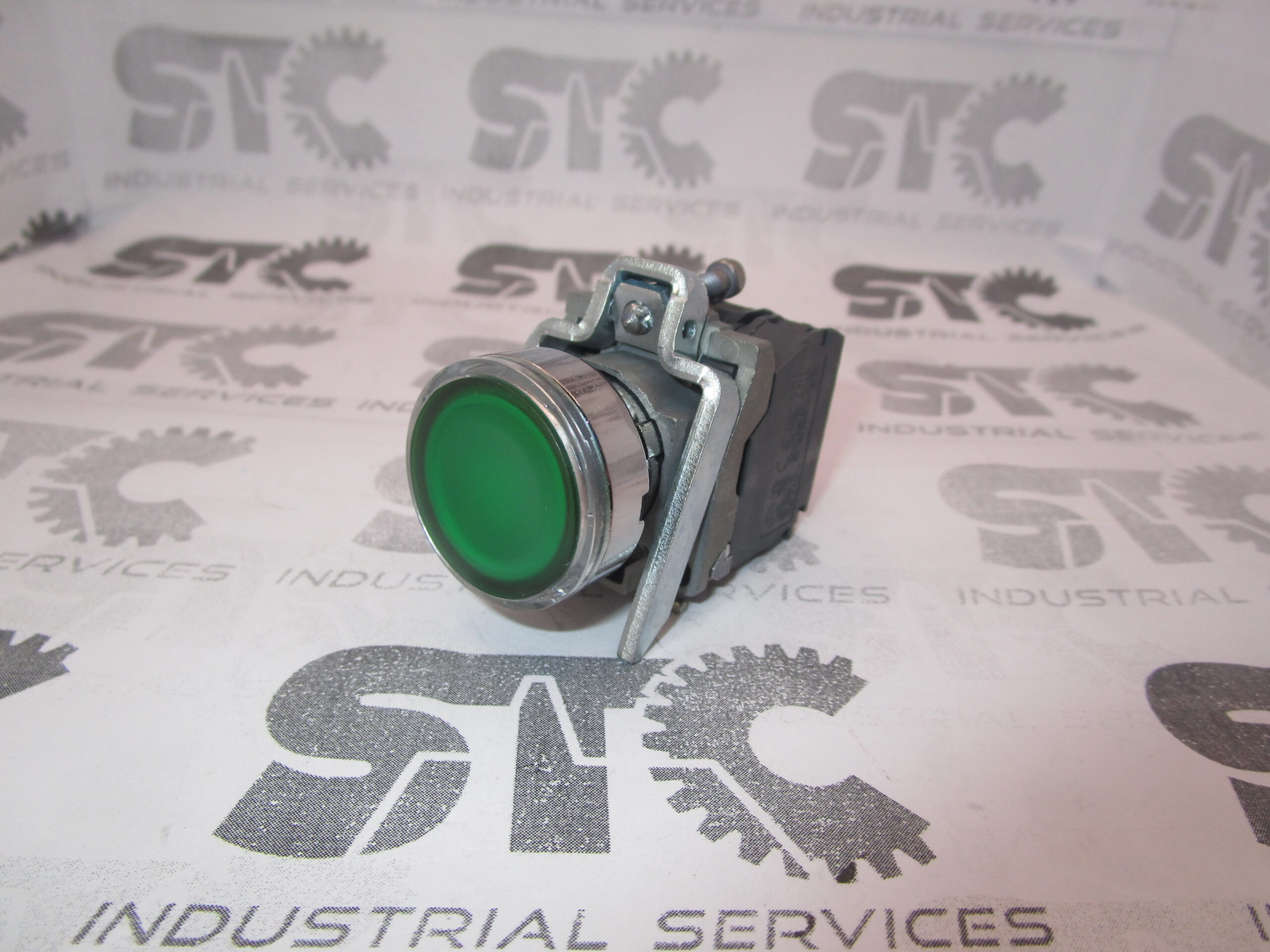 SCHNEIDER XB4BW33M5 Green Illuminated Push Button Harmony 22mm. - STC ...
